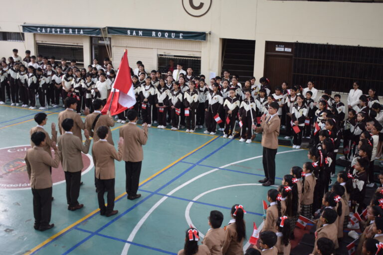 Colegio San Roque rindió homenaje a nuestros símbolos patrios en el Día ...